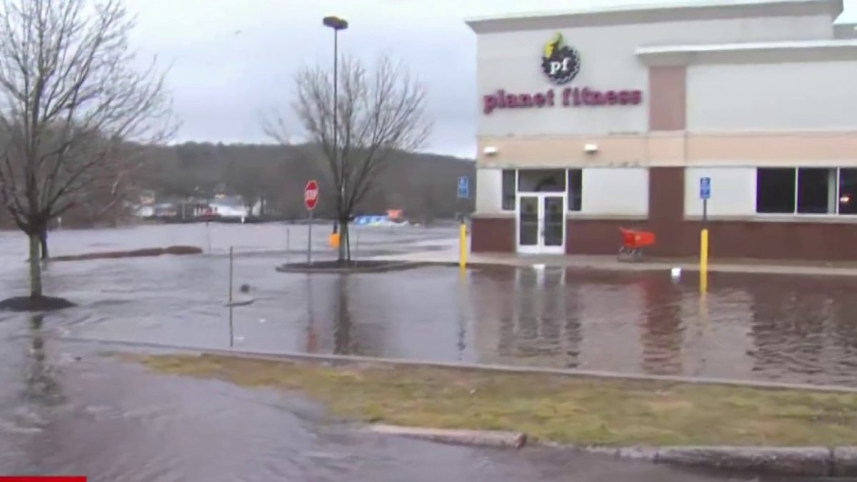 Yantic River spills over its banks – NBC Connecticut