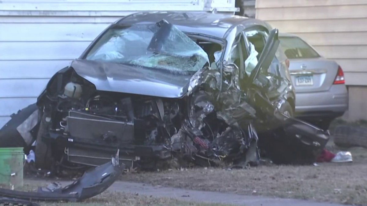 1 dead after car crashes into building in Wethersfield – NBC Connecticut
