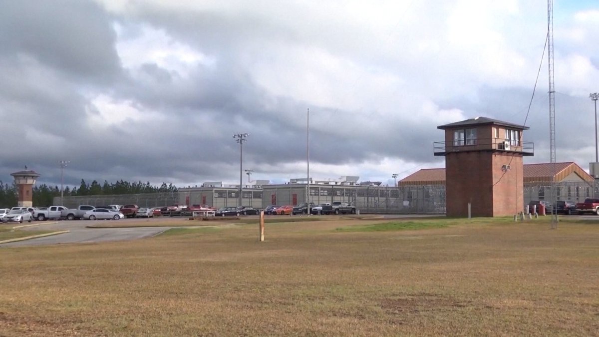 Alabama executes death row inmate using nitrogen gas – NBC Connecticut