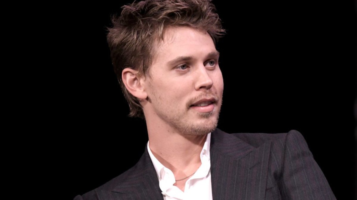 Austin Butler used dialect coach to remove Elvis accent, he says – NBC ...