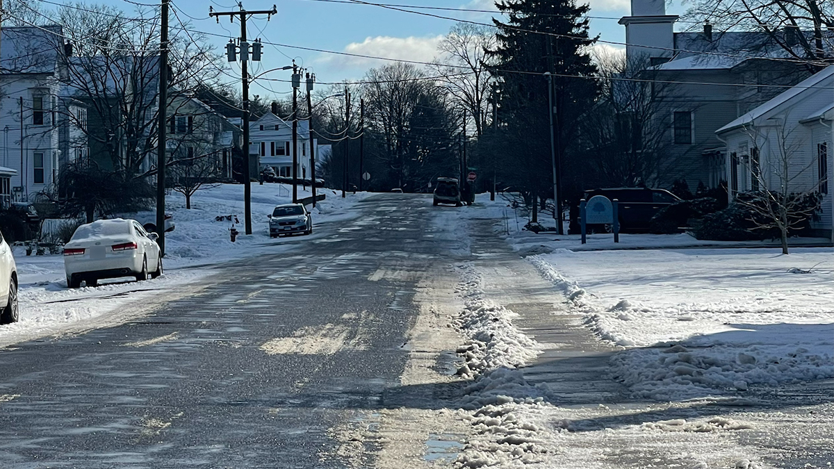 Delivery driver threw pizza at suspects during attempted carjacking in ...