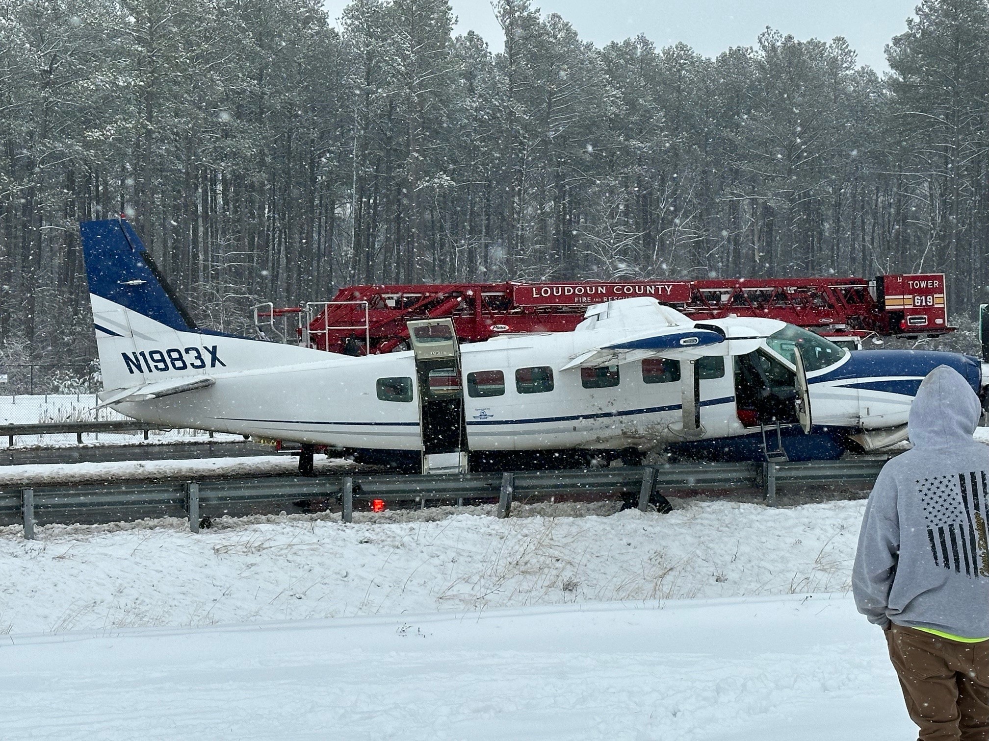 Small plane makes emergency landing on Loudoun County Parkway – NBC ...