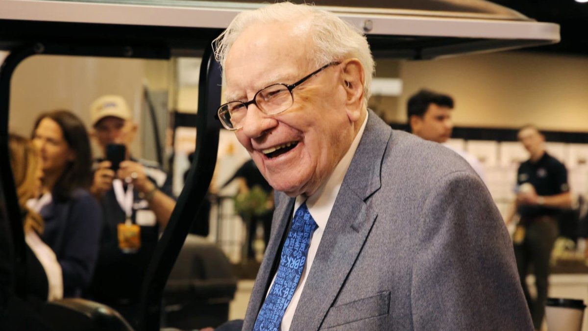 Warren Buffett’s top advice for young people helps you ‘learn how to be ...