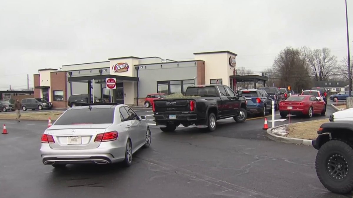 Lines persist at Raising Cane’s in Enfield 10 days after opening – NBC ...