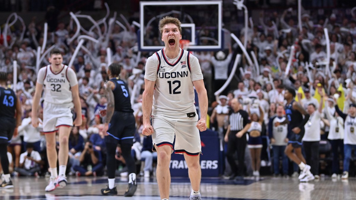 Spencer scores 25, Newton has triple-double as UConn beats Villanova 78 ...