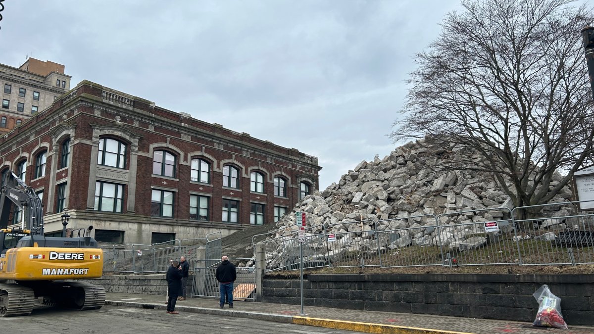 New London church employee recalls moments she was inside when steeple ...