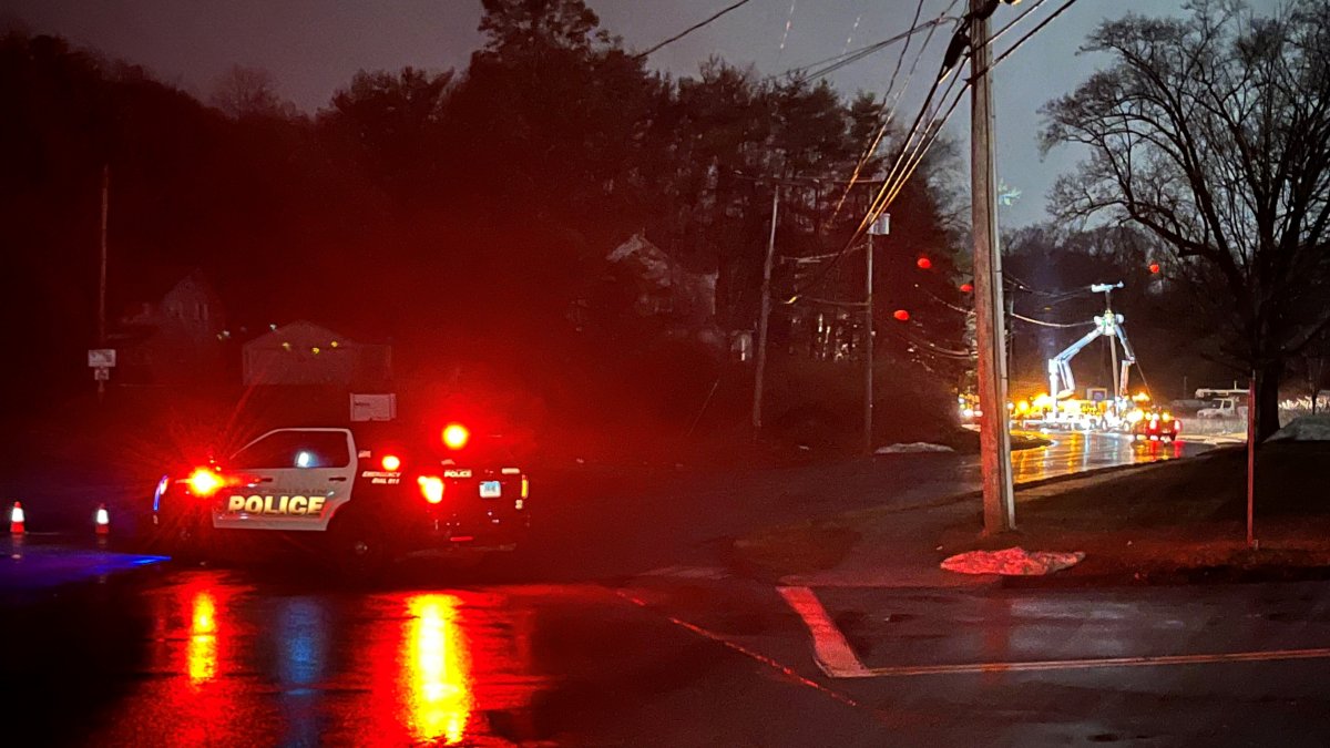 Power restored to hundreds after car crashes into pole in Newington ...