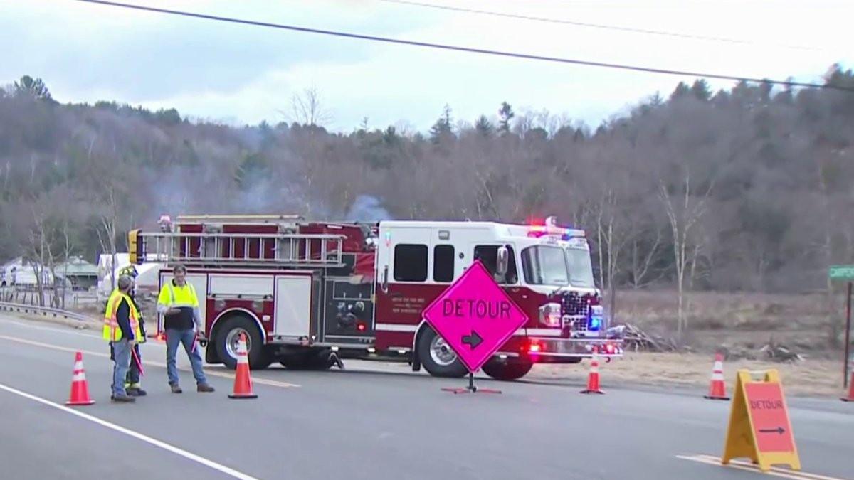 Deadly crash closes part of Route 202 in New Hartford – NBC Connecticut