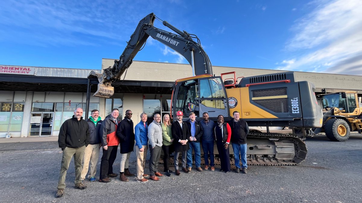 Demolition begins on Silver Lane Plaza in East Hartford – NBC Connecticut