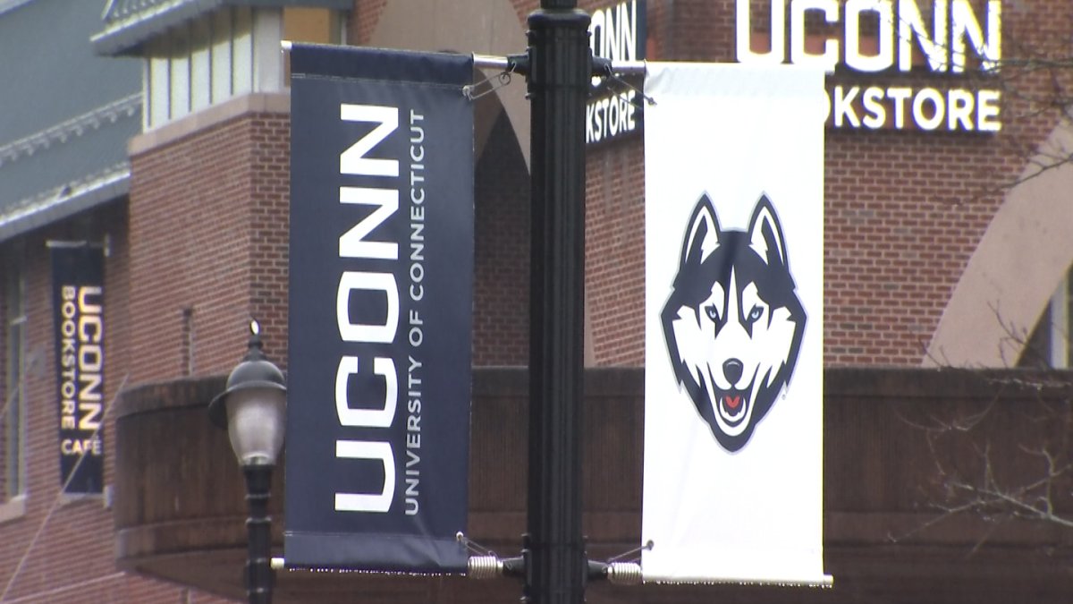 Students camp outside Gampel to see UConn Women play first round of ...