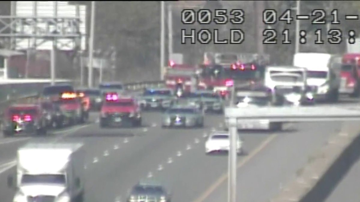 Trooper suffers minor injuries in crash on Interstate 95 in Bridgeport – NBC Connecticut