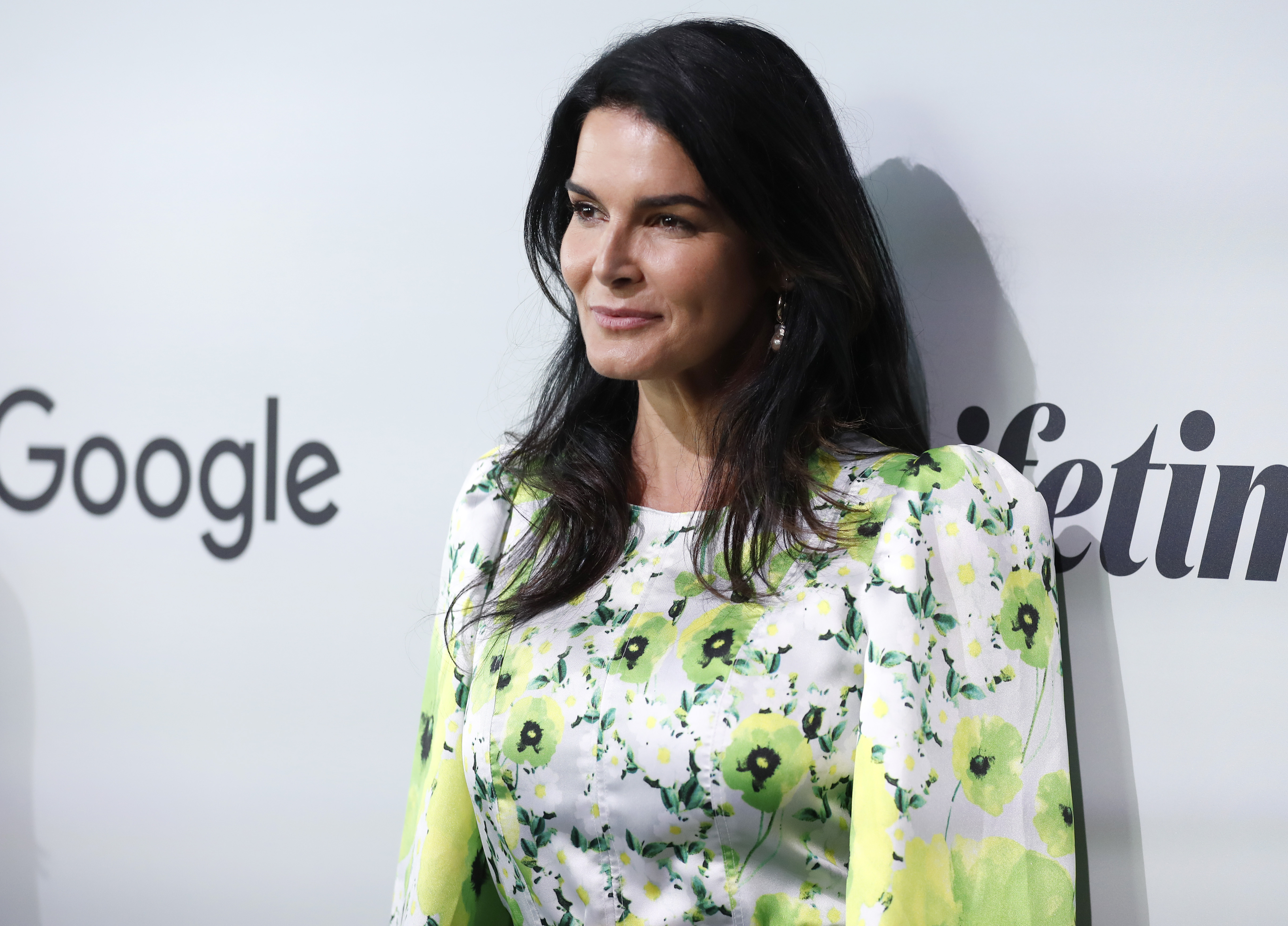 Angie Harmon says deliveryman shot and killed her family’s dog – NBC ...