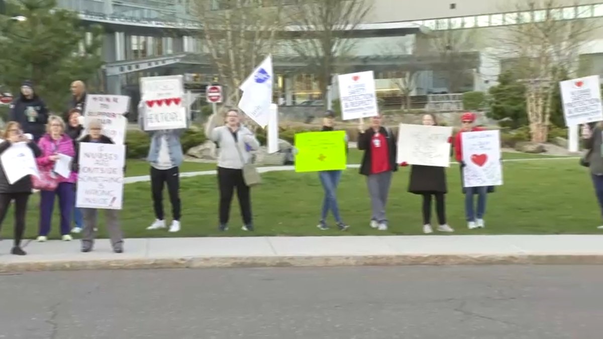 Nurses picketing outside Danbury Hospital – NBC Connecticut