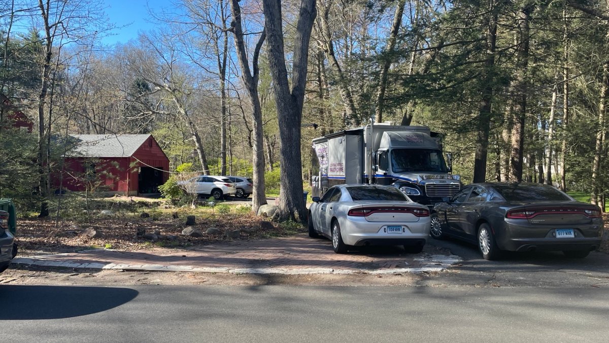 Man arrested for murder after argument with wife at Simsbury home ...