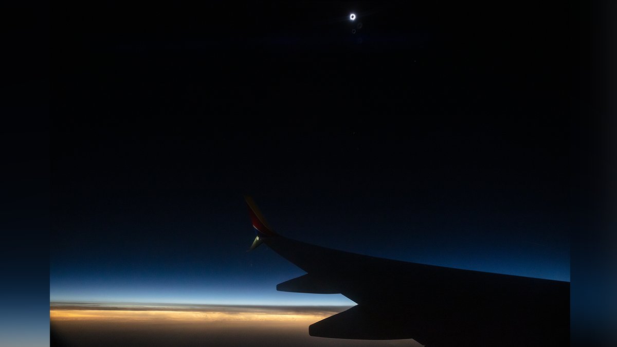 Southwest Airlines captures stunning solar eclipse images on Texas ...