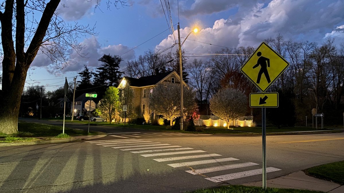 3 Young Runners Are Hospitalized After Being Hit By Car In Glastonbury