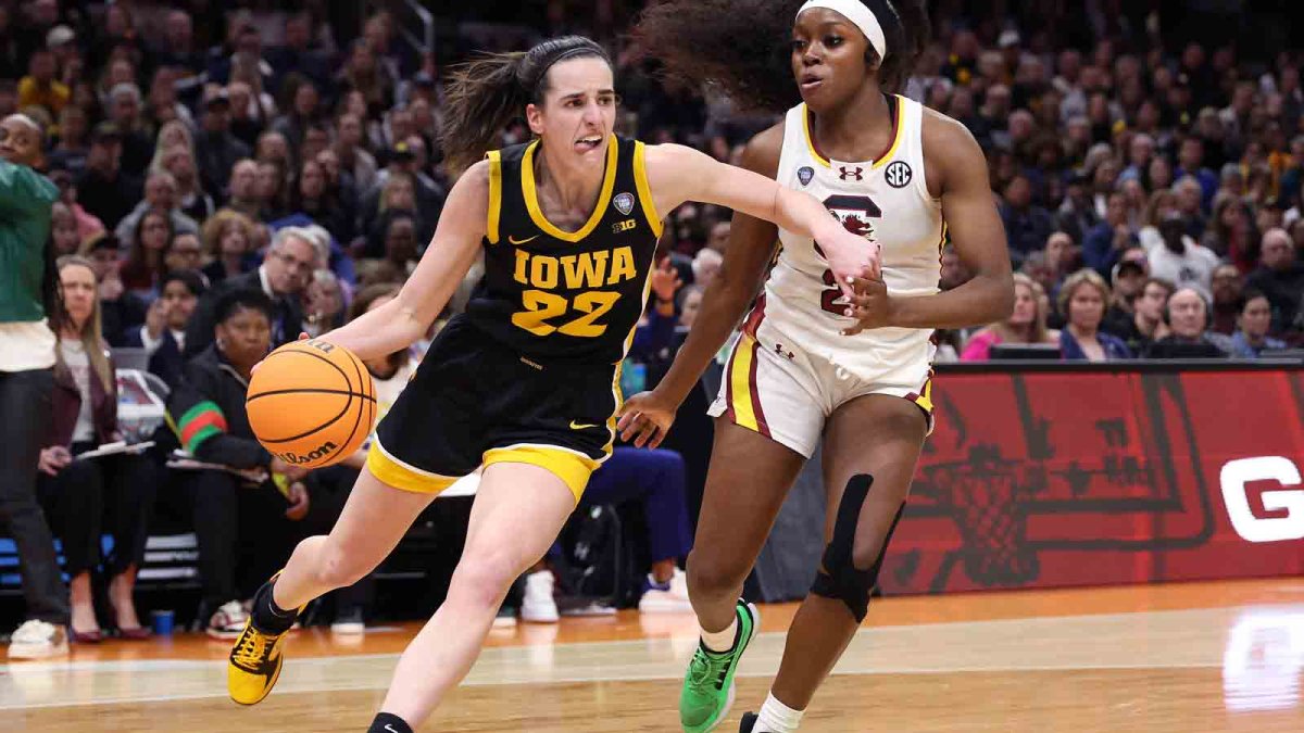 Caitlin Clark on pace to break record for most points in national ...