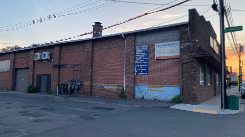 8 arrested after Waterbury police break up alleged cockfighting ring ...