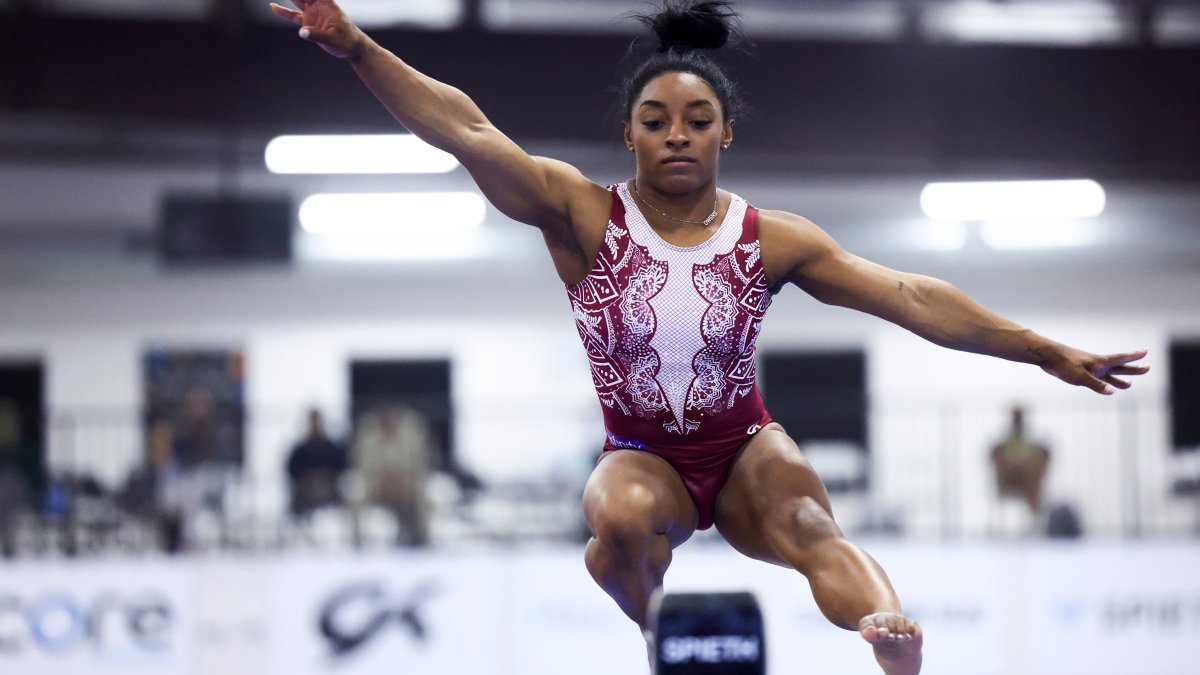 Simone Biles, Suni Lee, and Gabby Douglas to compete in Hartford on ...