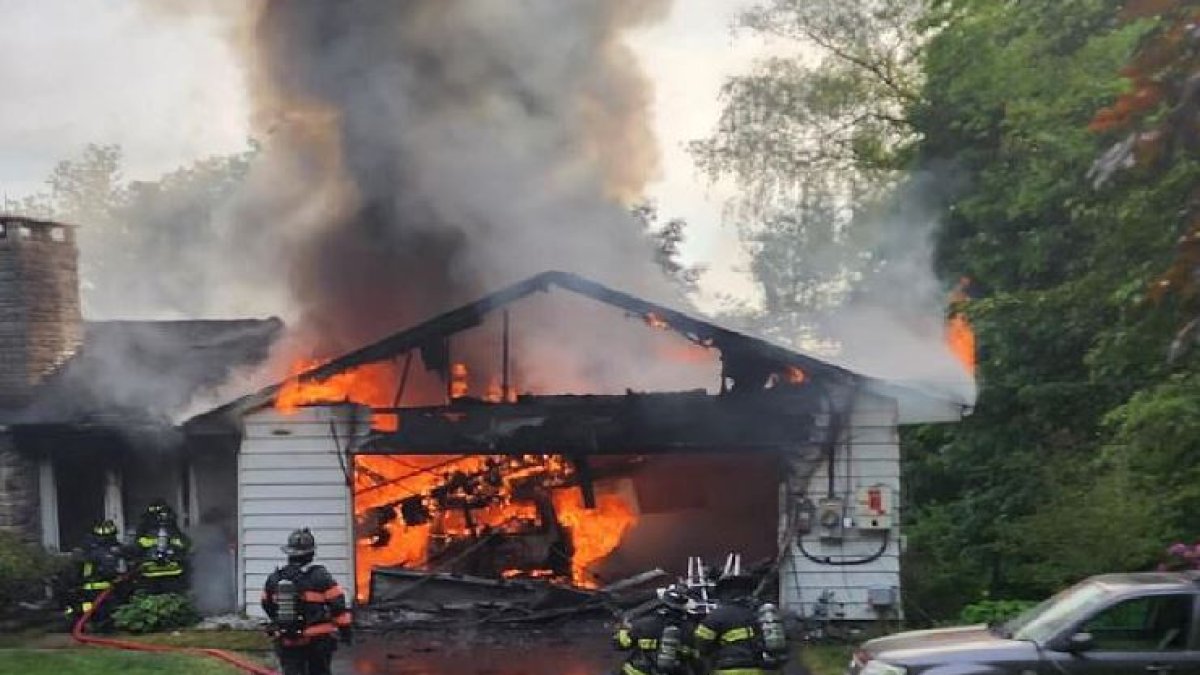 Three injured in Danbury garage fire – NBC Connecticut