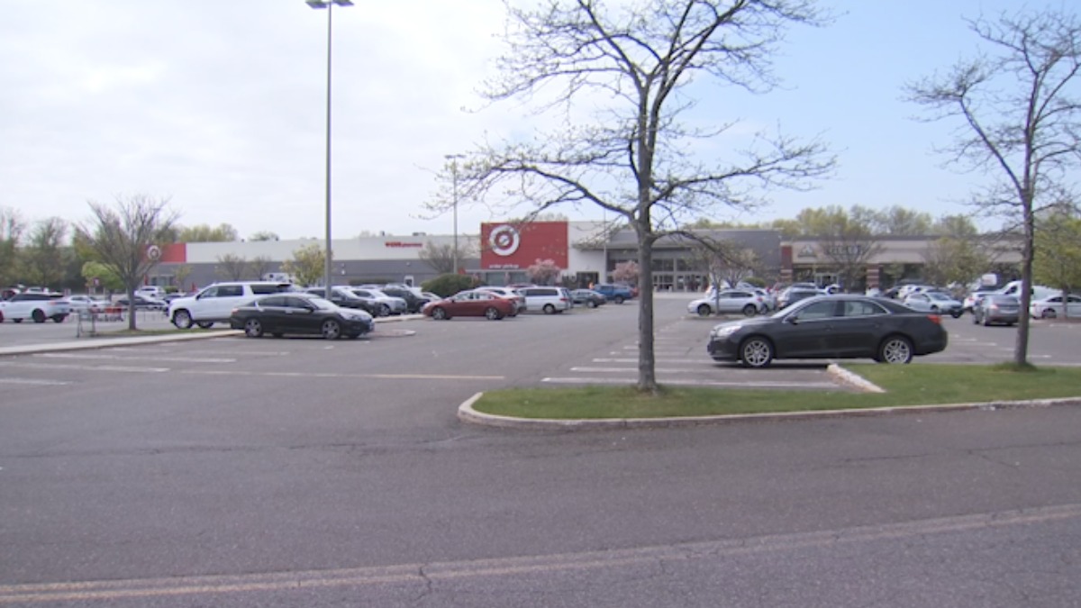 Shots fired at popular North Haven shopping area – NBC Connecticut