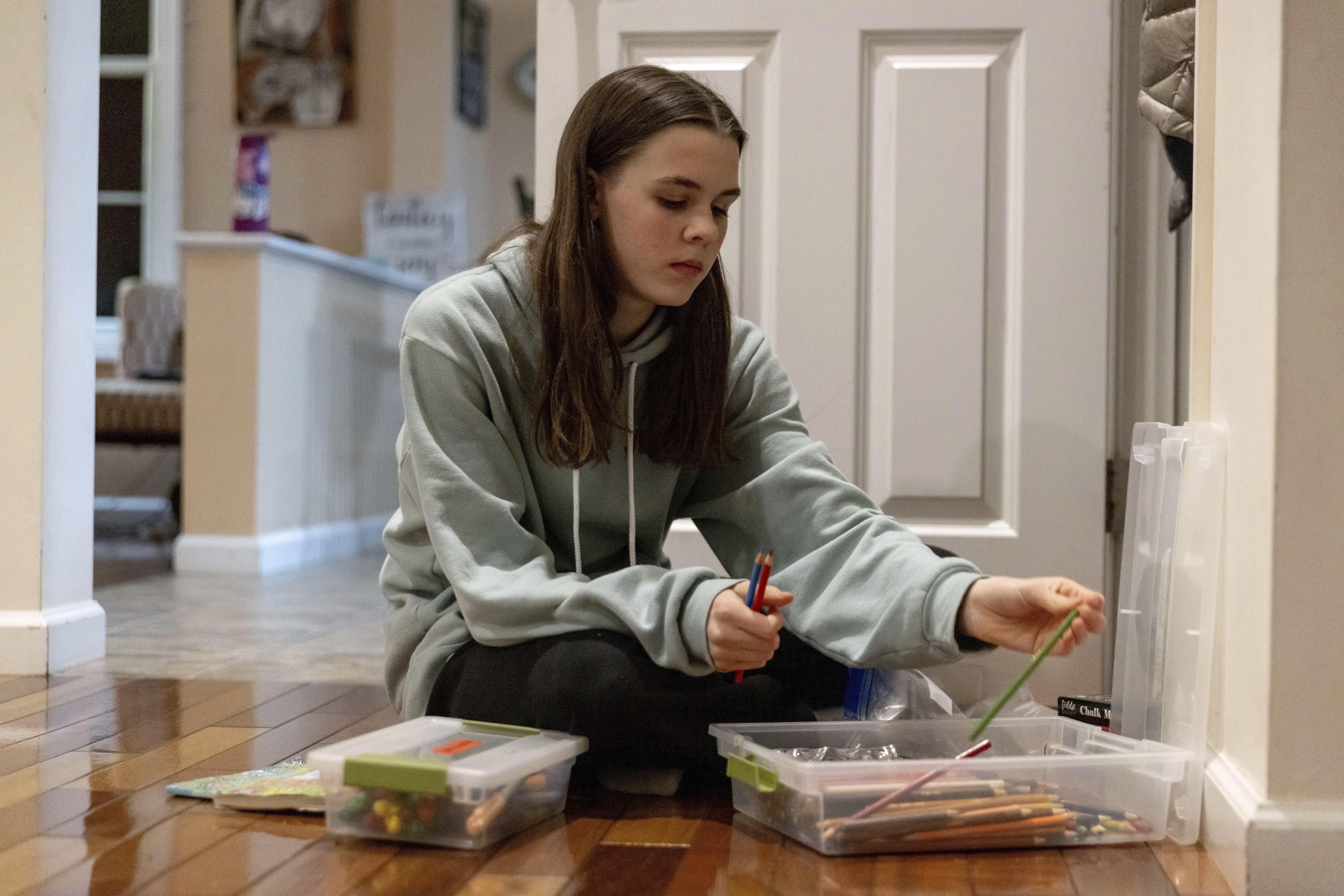 These teens are navigating life without social media – NBC Connecticut