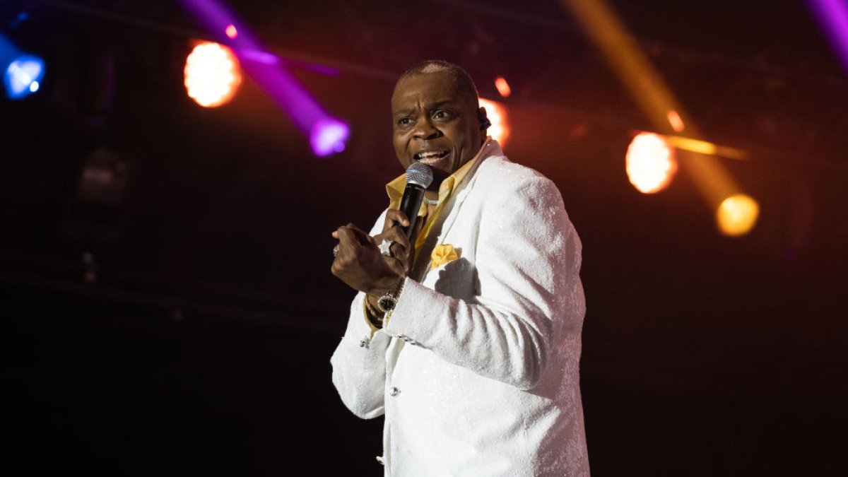 Four Tops singer says hospital put him in straightjacket after not ...