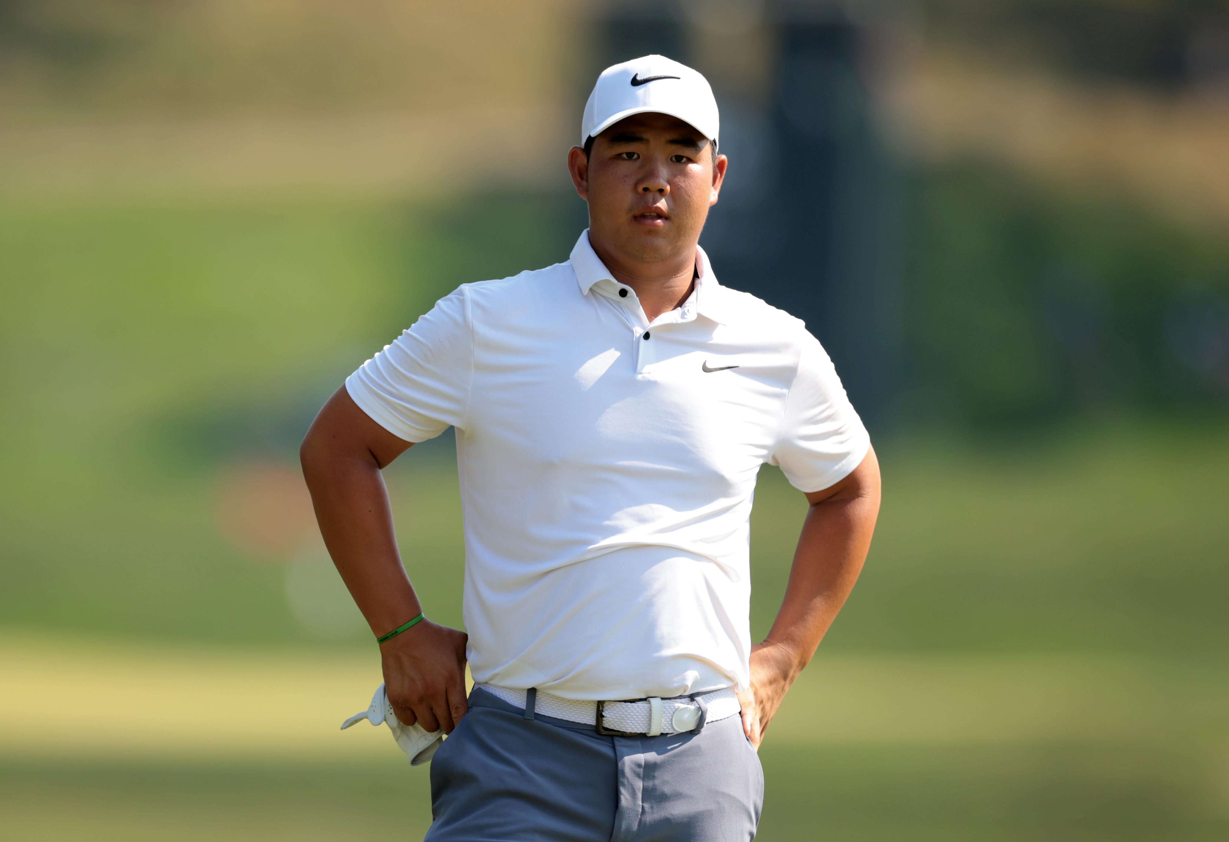 Tom Kim builds a 2-shot lead over Scheffler and Morikawa at Travelers ...