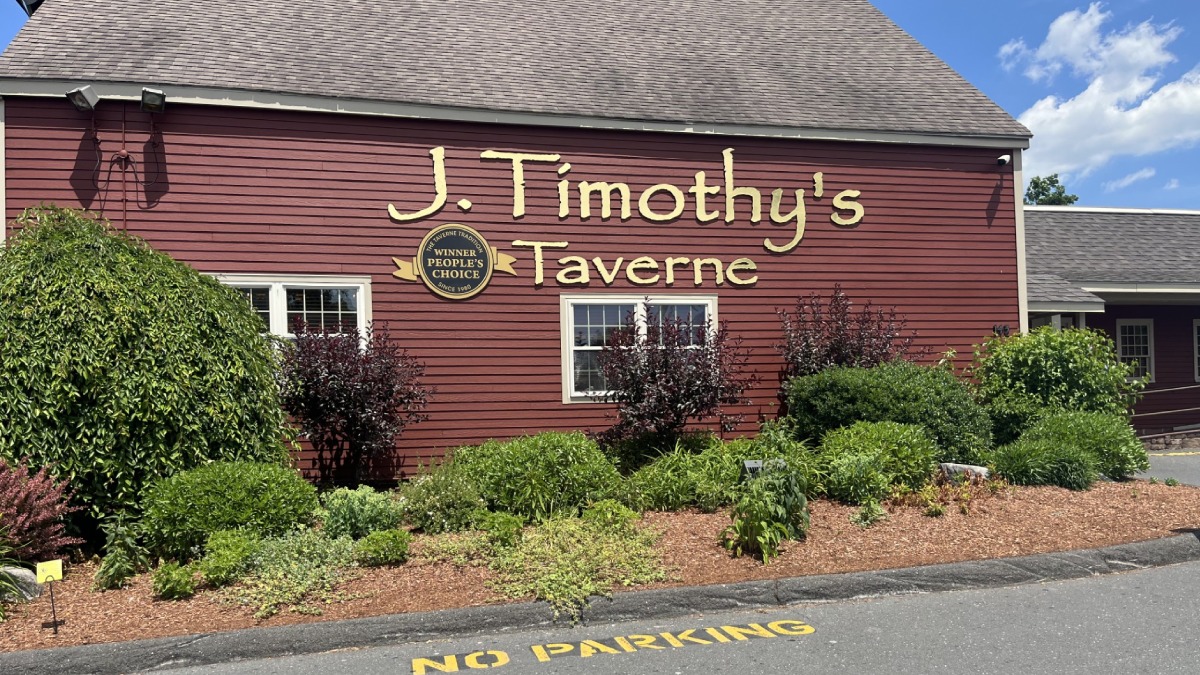 UConn coach Dan Hurley offered free food for life for staying in Storrs ...