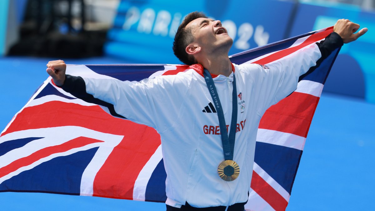 Team GB’s Alex Yee wins gold in ‘the most dramatic finish in Olympic ...