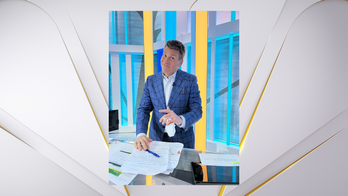 Gold Zone host Scott Hanson gets bloody hand from cheering too hard for ...