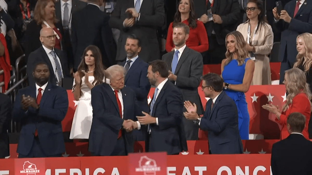 WATCH: Trump arrives at RNC with bandage over ear – NBC Connecticut
