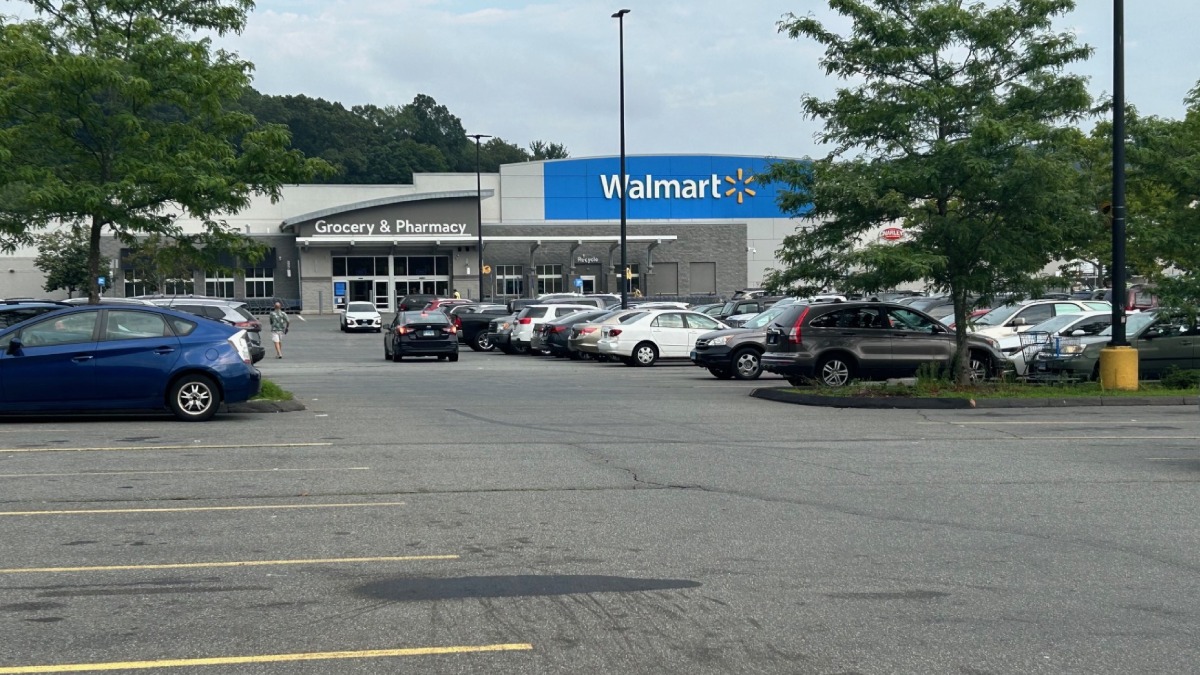 Bomb threats force evacuations of Walmart, Stop & Shop in Naugatuck ...