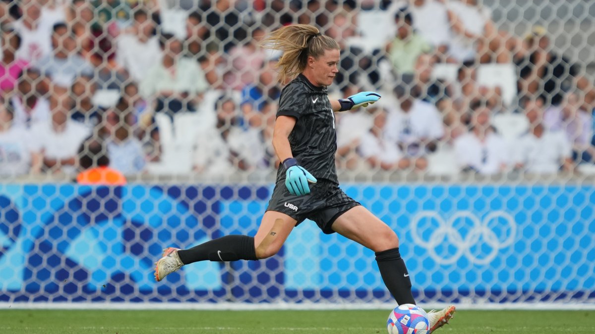 Stratford’s Alyssa Naeher credits family for support as she preps for ...