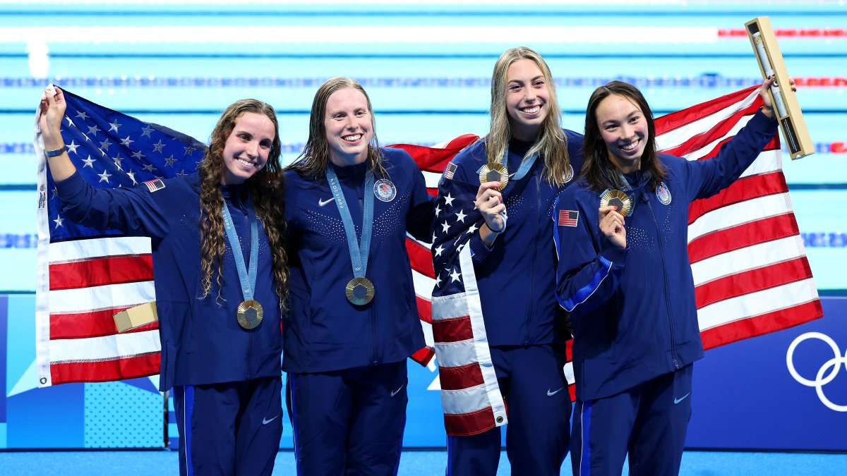 Gretchen Walsh wins gold in women’s 4×100 medley relay, misses podium ...
