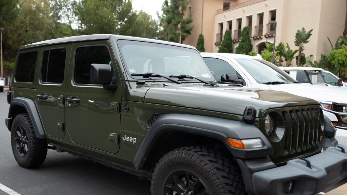 US investigating reports of possible engine fires on some Jeep vehicles ...