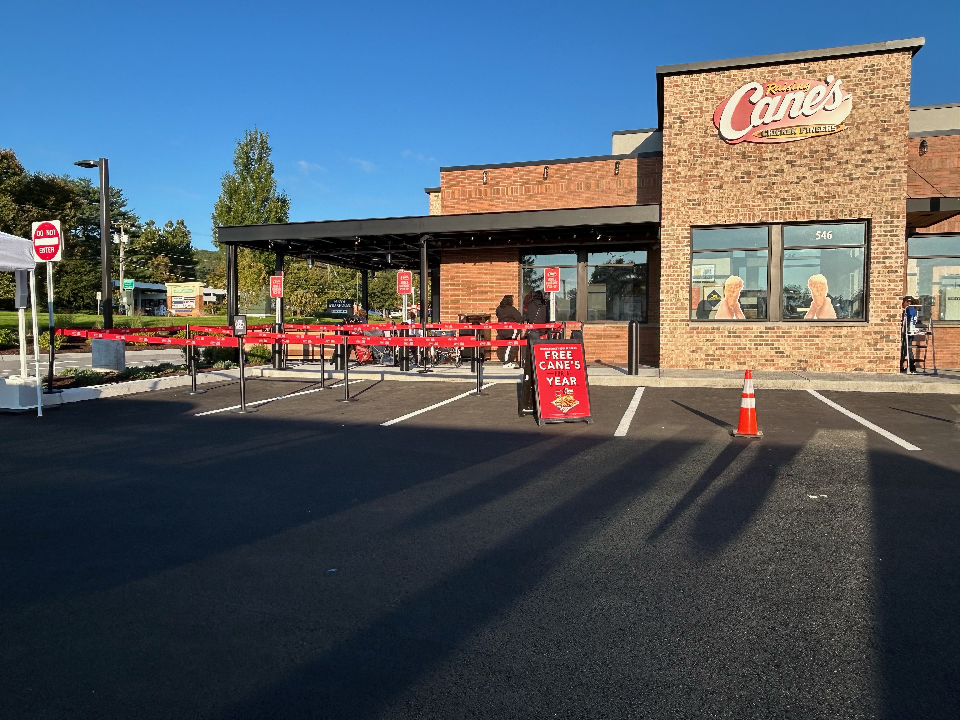 Expect traffic delays Tuesday for opening of Raising Cane’s in Simsbury ...
