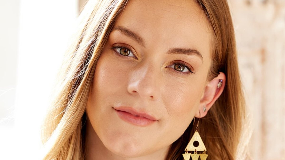 33-year-old brings in an average of $20,910 a month as a voiceover ...