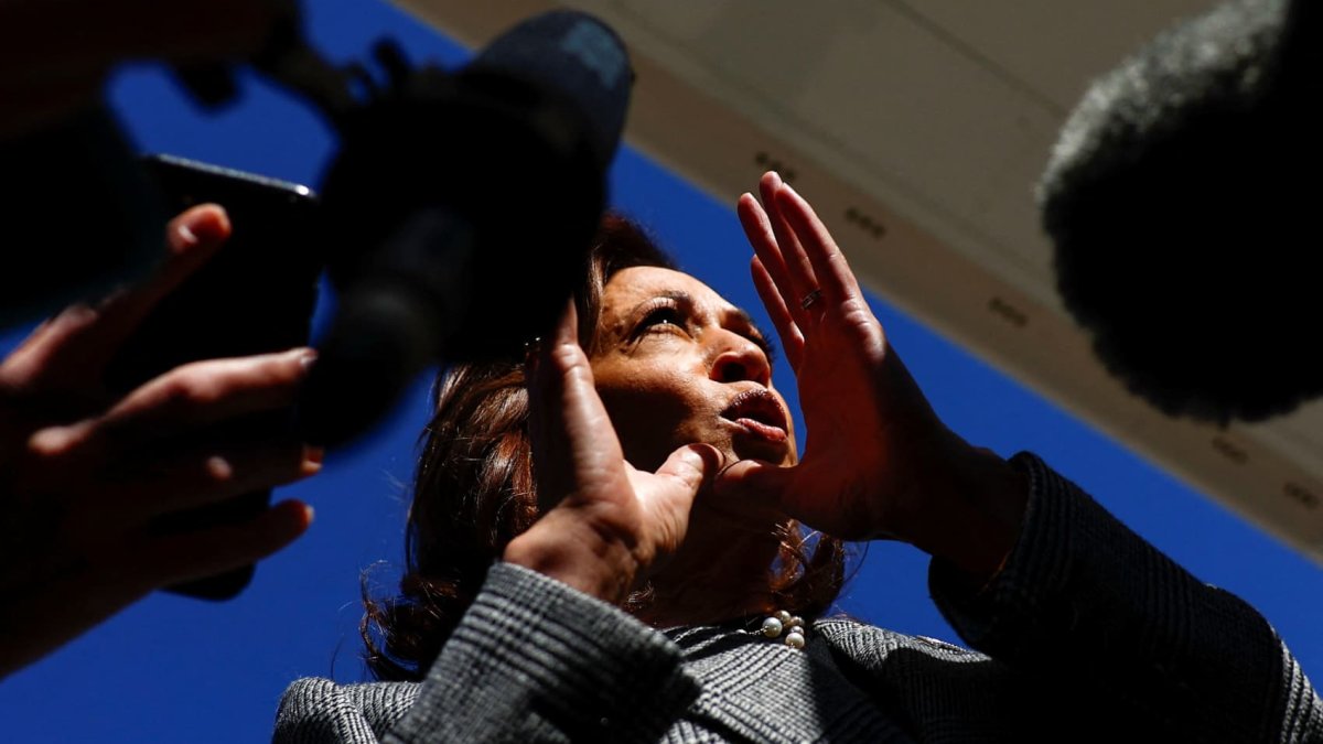 Harris rejects Tony Hinchcliffe’s racist remarks about Puerto Rico at ...