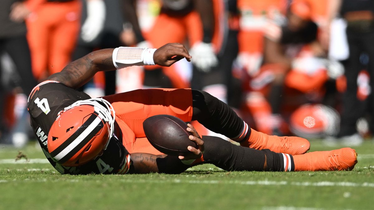 Browns QB Deshaun Watson suffers non-contact Achilles injury – NBC Connecticut