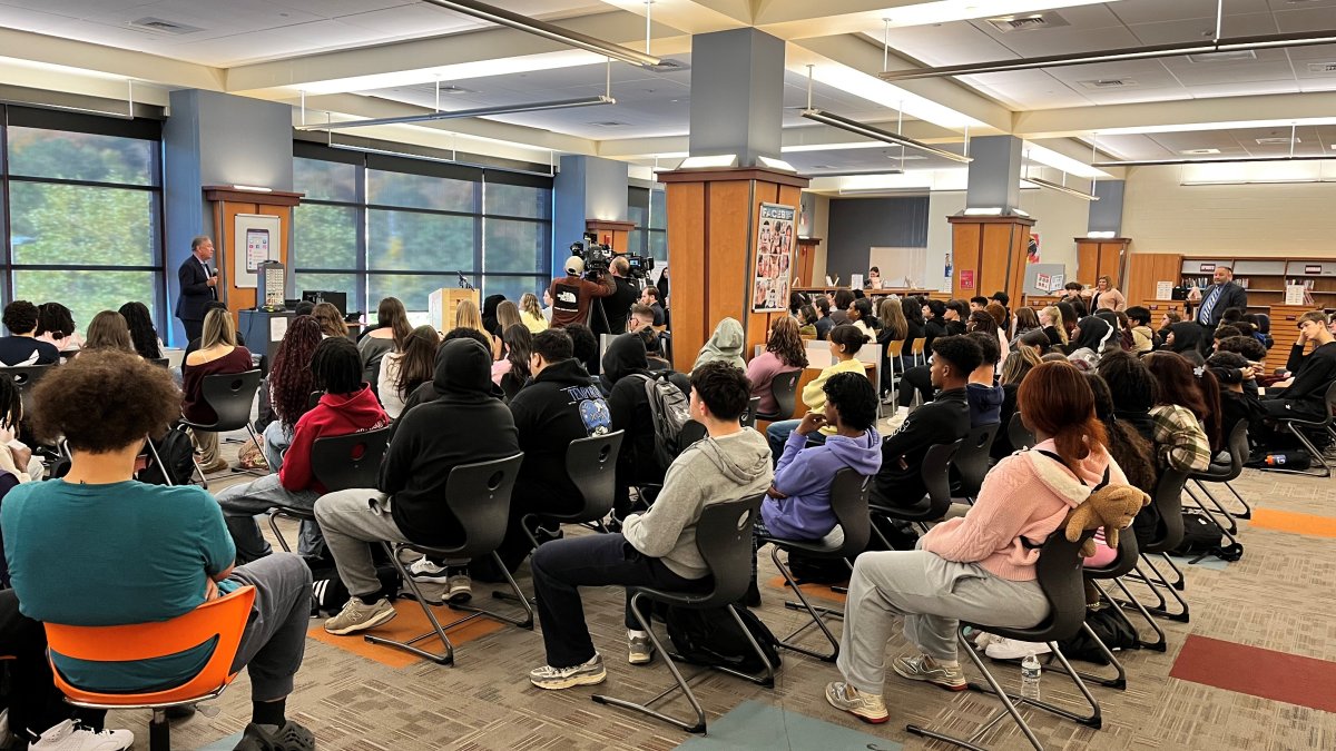 Naugatuck High School students sit down with the governor – NBC Connecticut