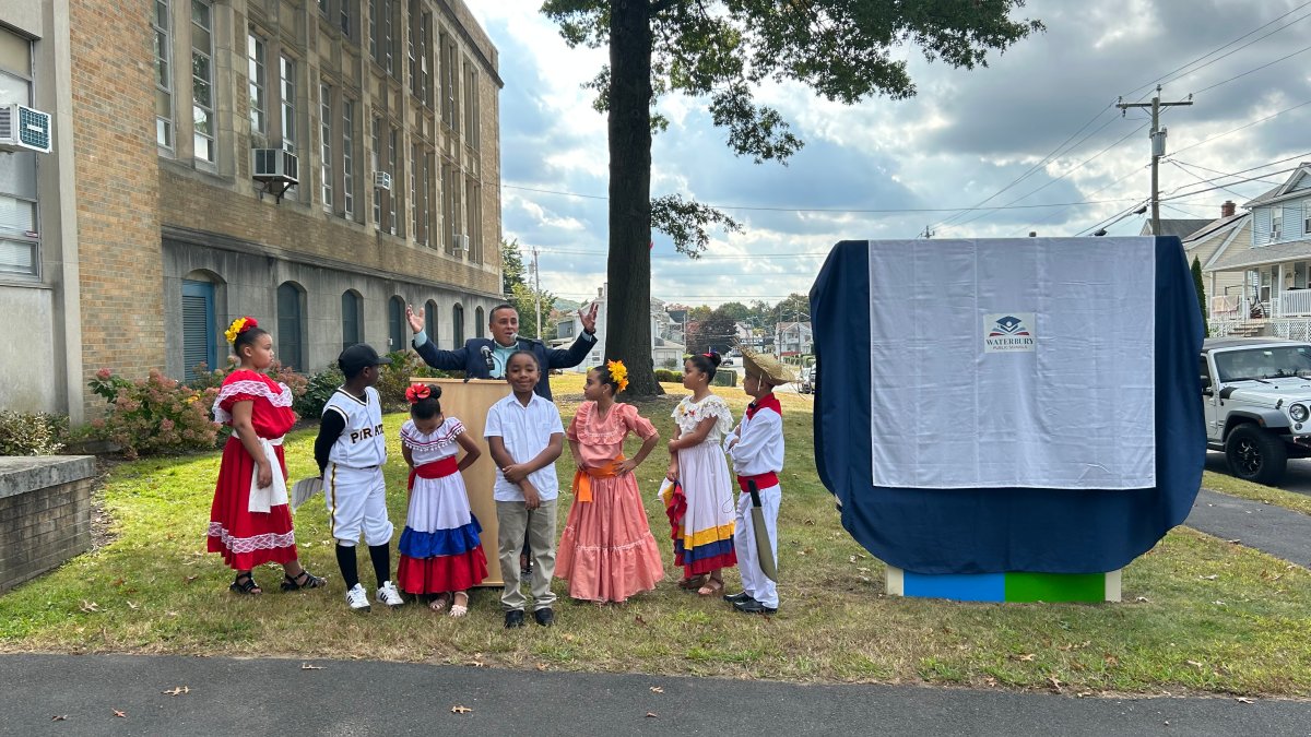 Waterbury school honors baseball legend Roberto Clemente with name ...