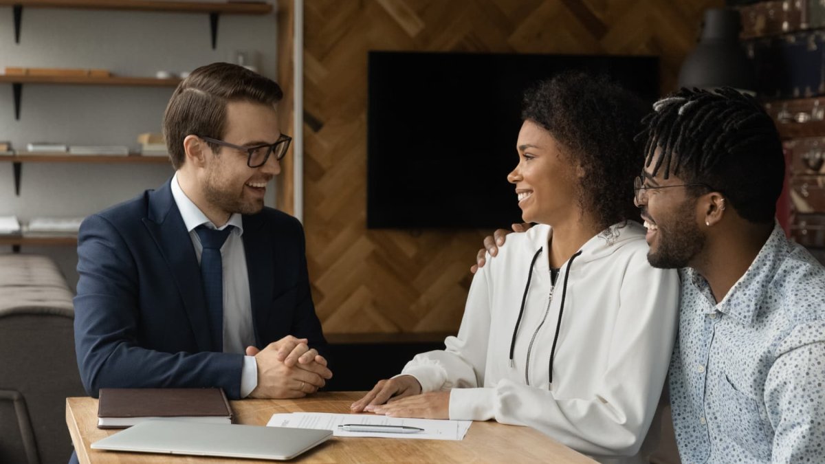 4 red flags to look out for when choosing a financial advisor—and one ...