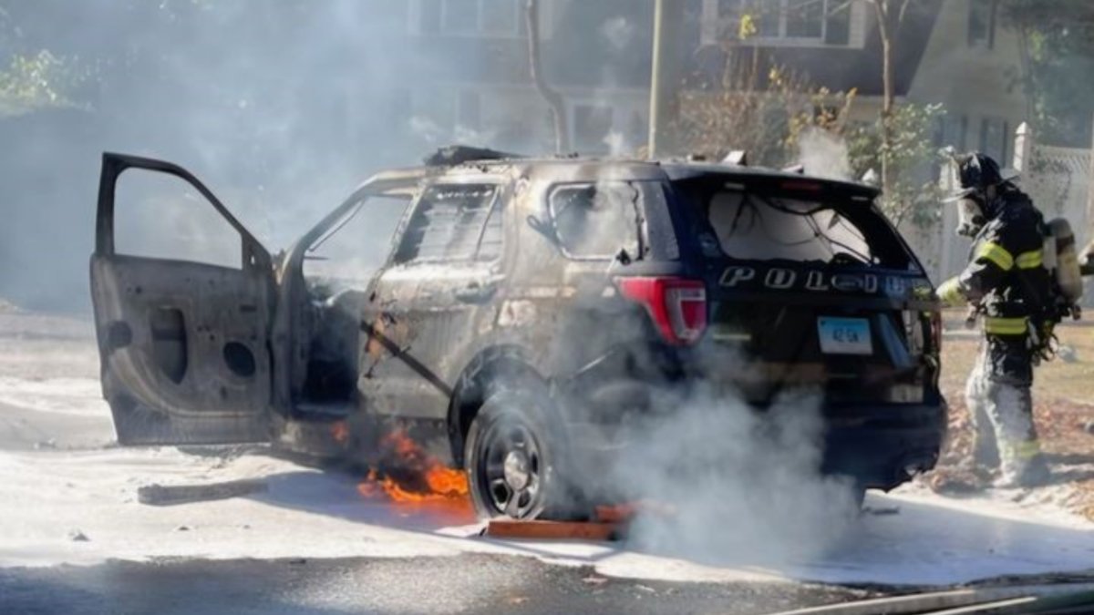 Greenwich police cruiser destroyed after brush fire – NBC Connecticut Greenwich police cruiser destroyed after brush fire – NBC Connecticut