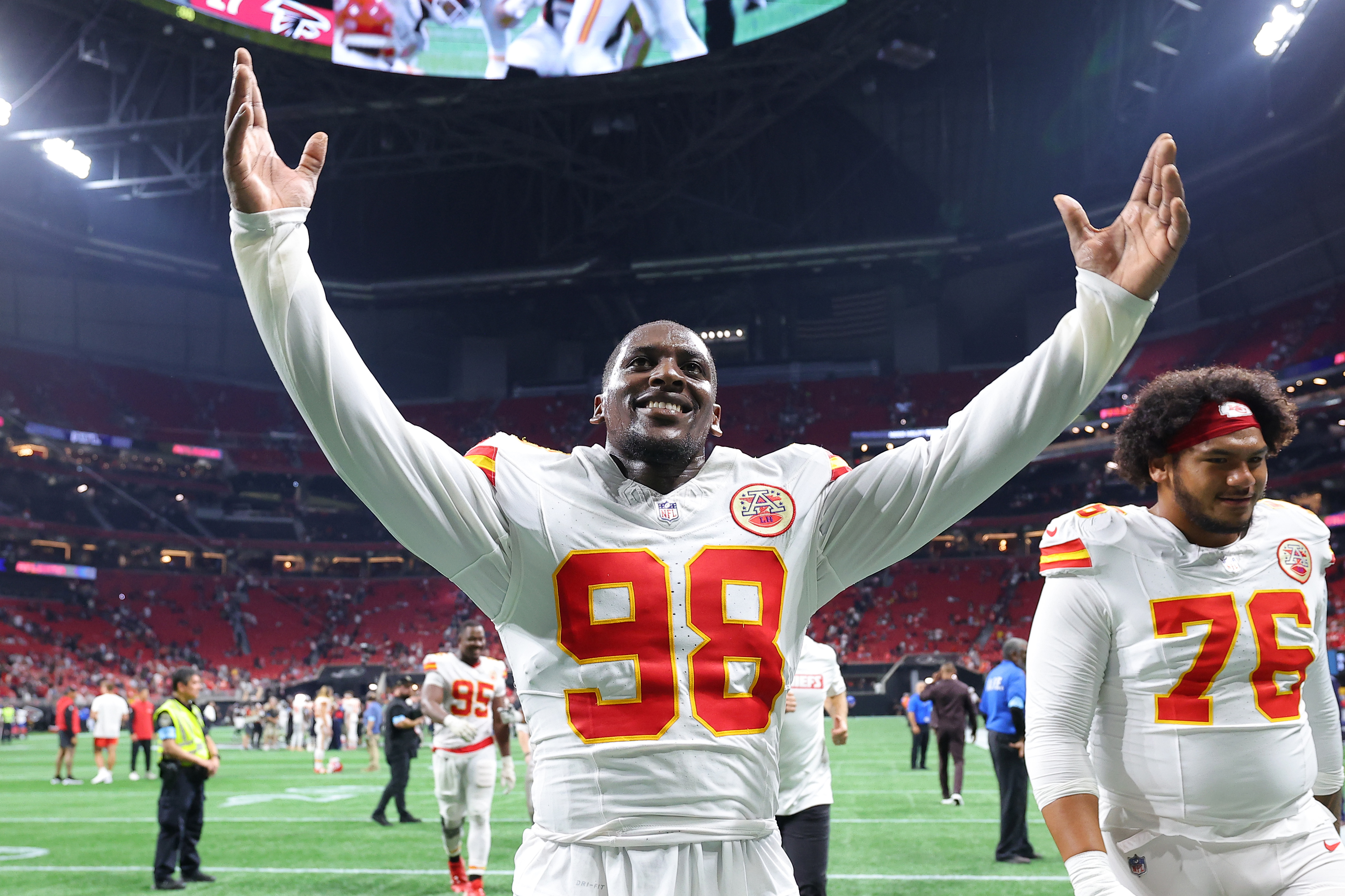 Chiefs player saves young fan who falls from stands – NBC Connecticut