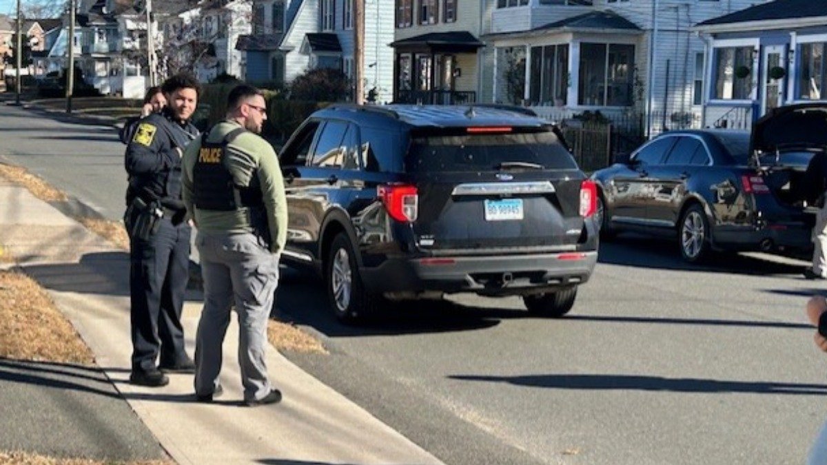 Man accused of shooting car arrested in East Hartford after multitown ...
