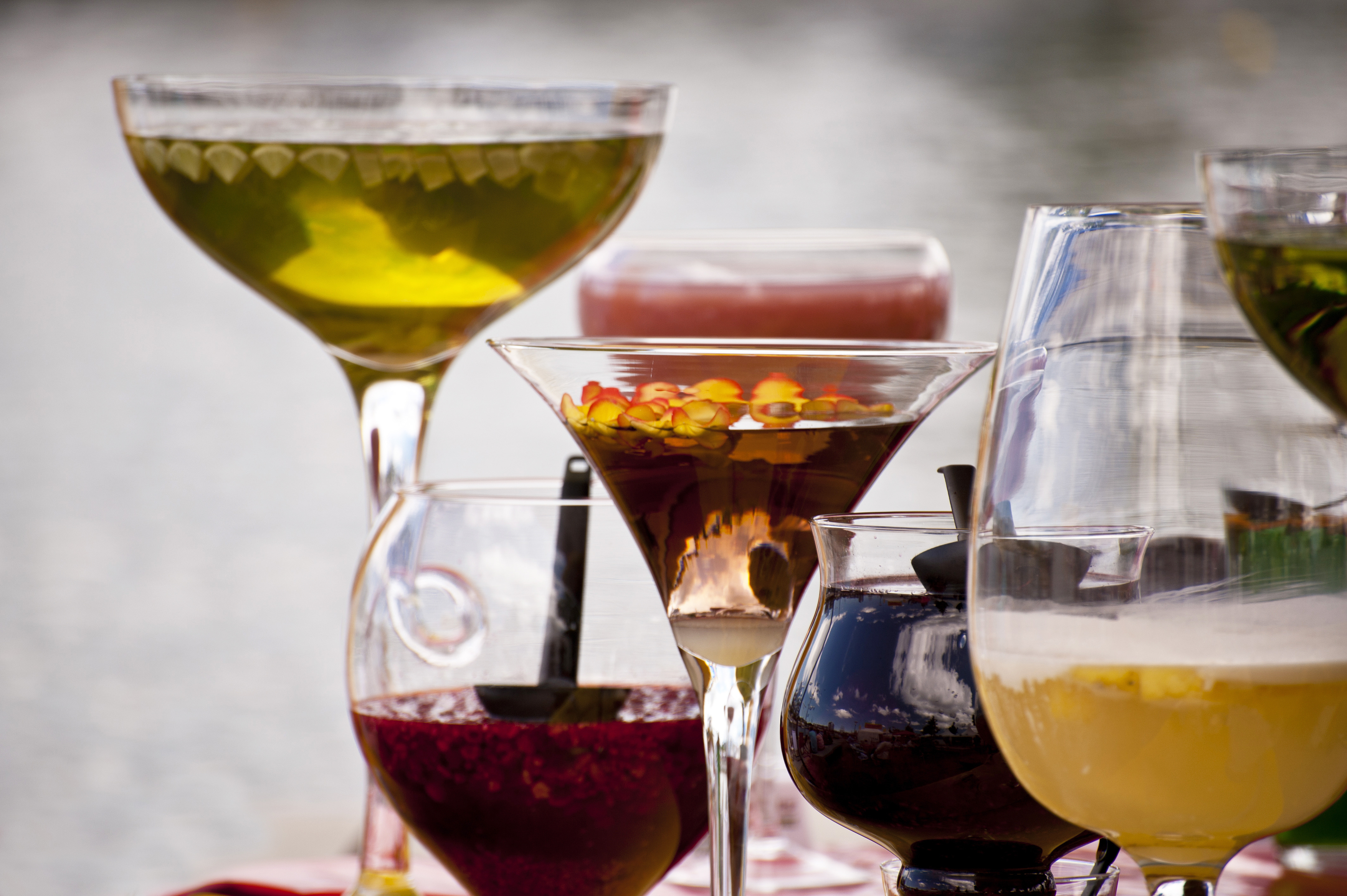 CT restaurants and bars can’t stay open an extra hour Sunday morning ...