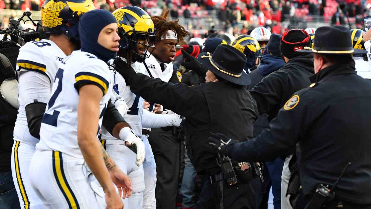Michigan, Ohio State fight broken up with police pepper spray – NBC ...