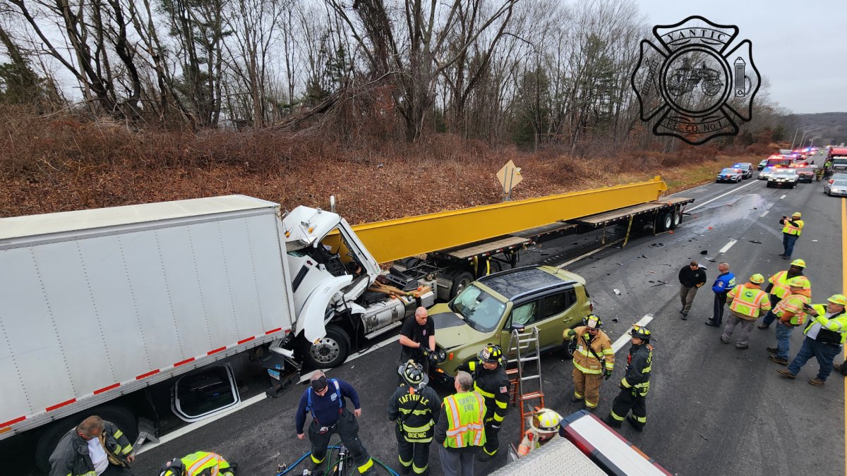 Truck driver seriously hurt after being trapped in crash on I-395 in ...
