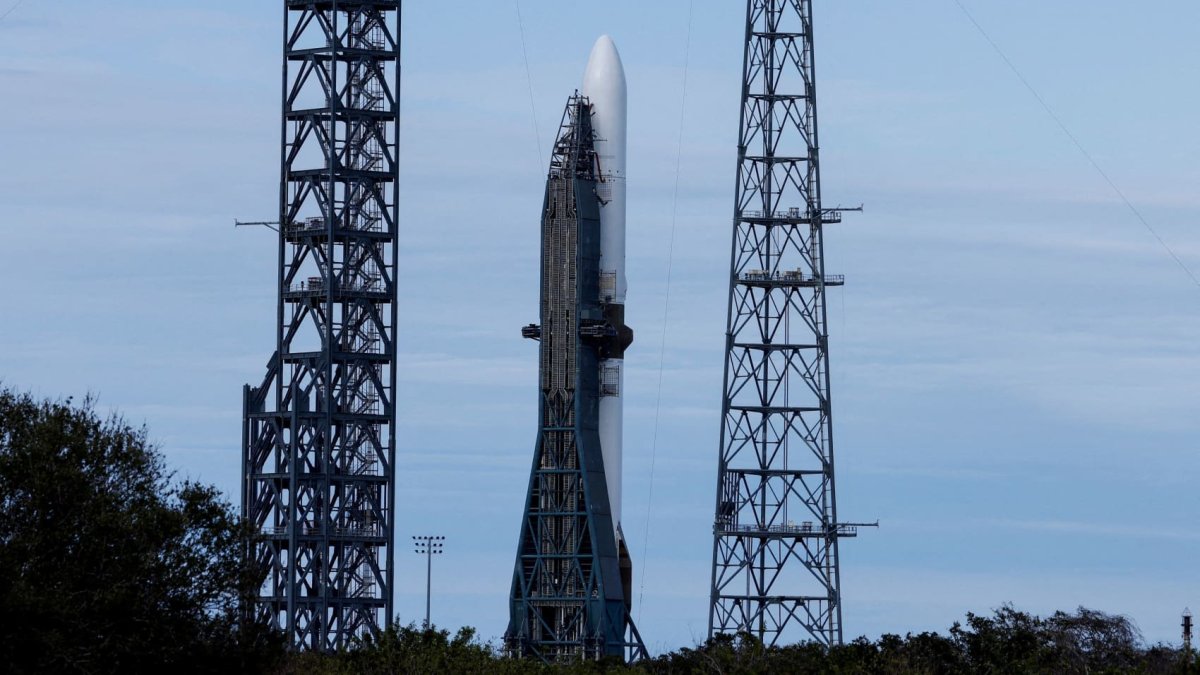 Bezos’ Blue Origin stands down on debut launch of New Glenn rocket – NBC Connecticut